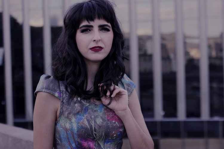 Projeto Música Intinerante recebe a cantora Izza - Cultura