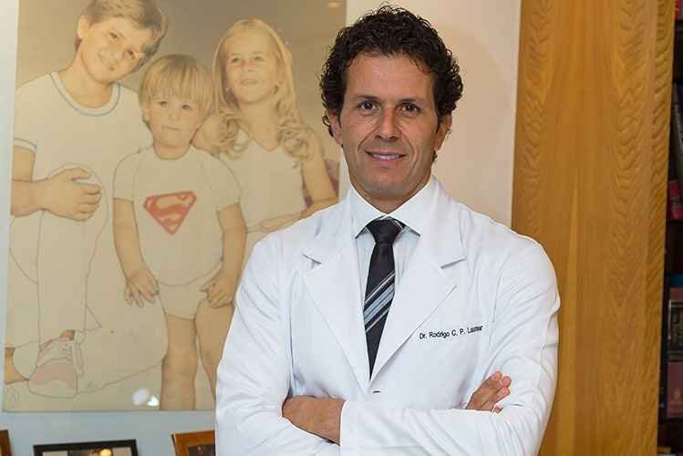 Médico do Galo e da Seleção, Rodrigo Lasmar ganha cada vez mais ...
