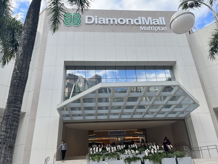 Após susto com incêndio, Diamond Mall volta a funcionar normalmente ...