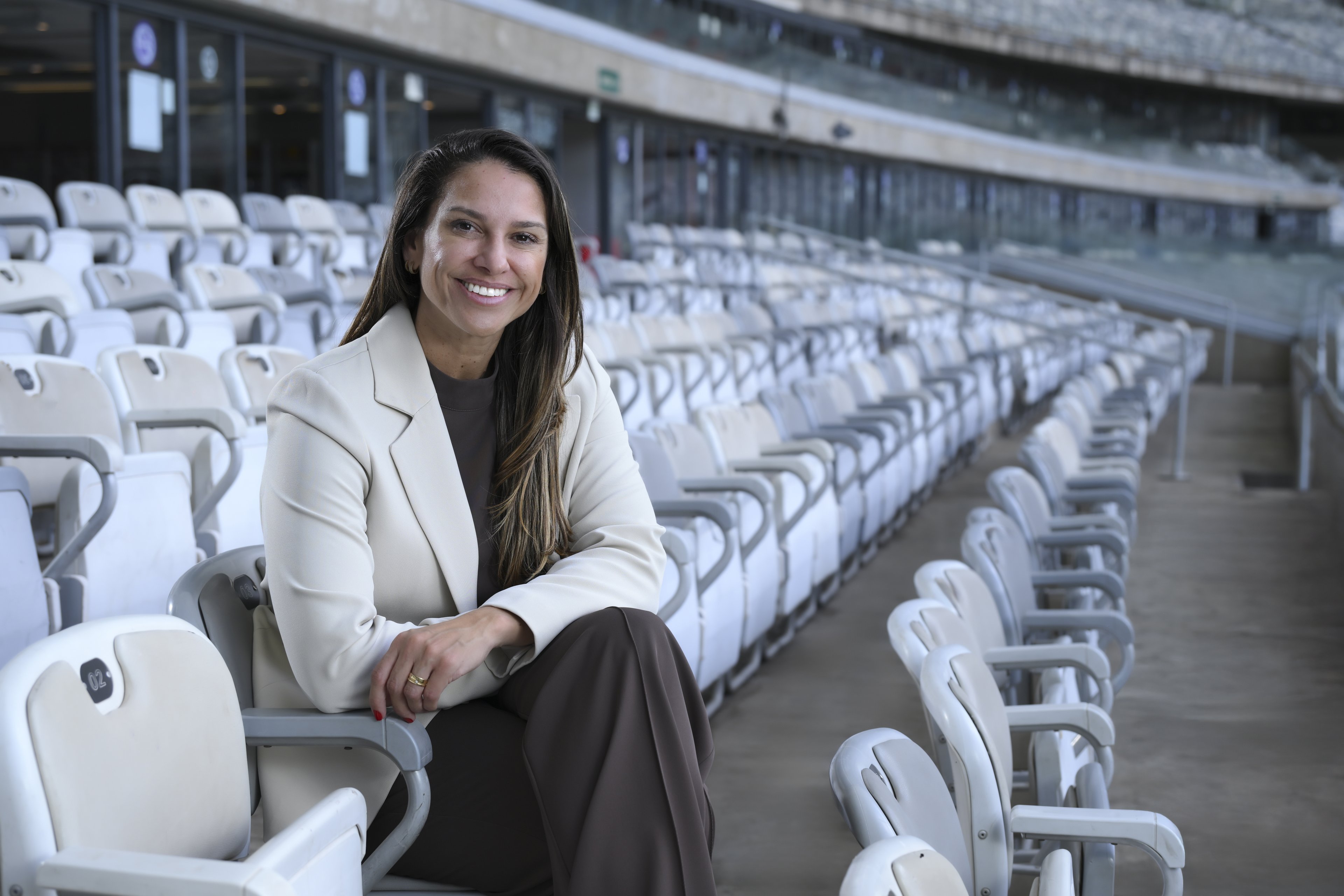 Conheça a engenheira civil Jacqueline Alves, diretora do Mineirão ...